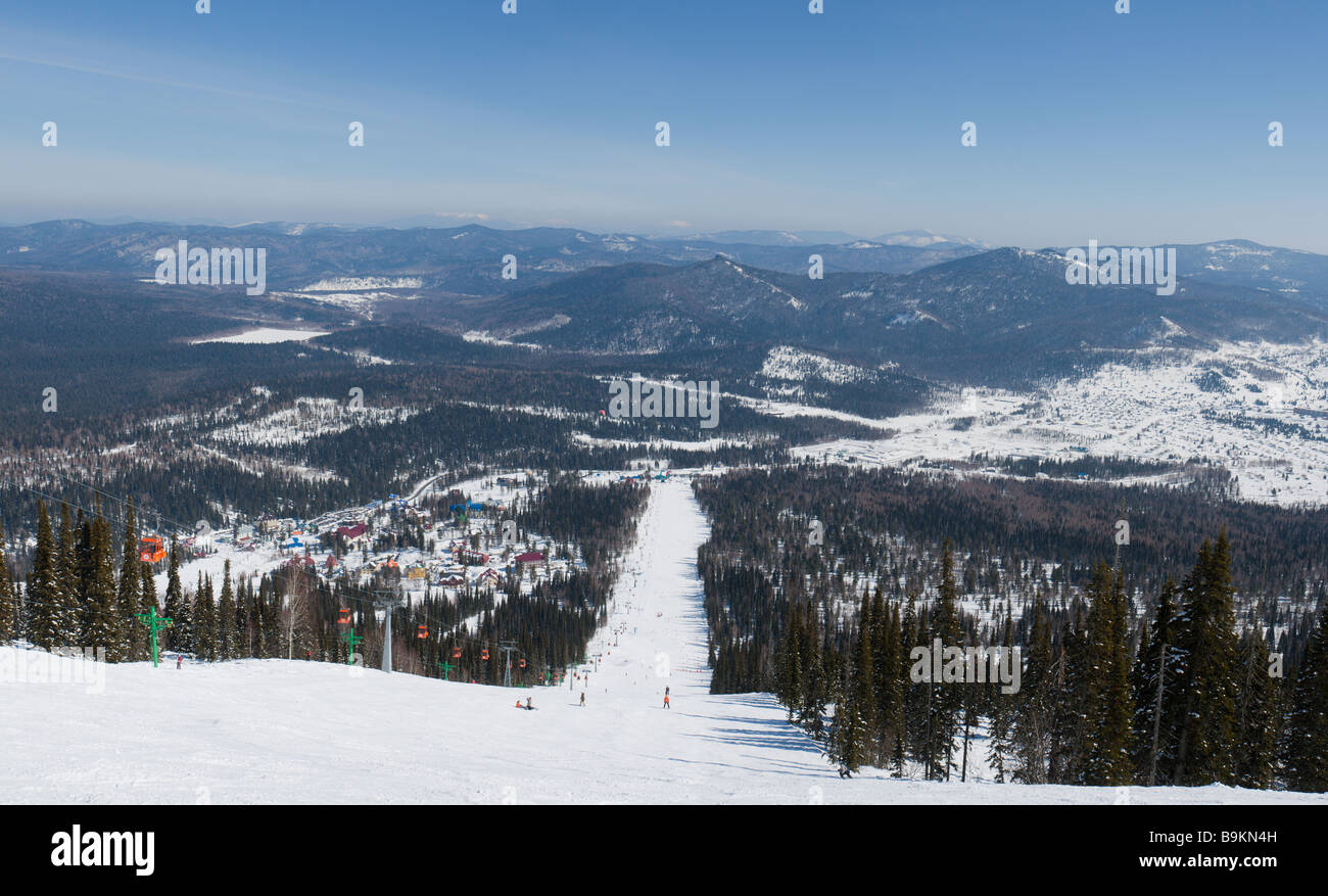 Long slope for skiing and snowboarding with elevator Stock Photo - Alamy