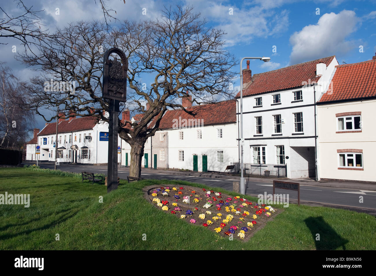 White roofs of buildings hi-res stock photography and images - Alamy