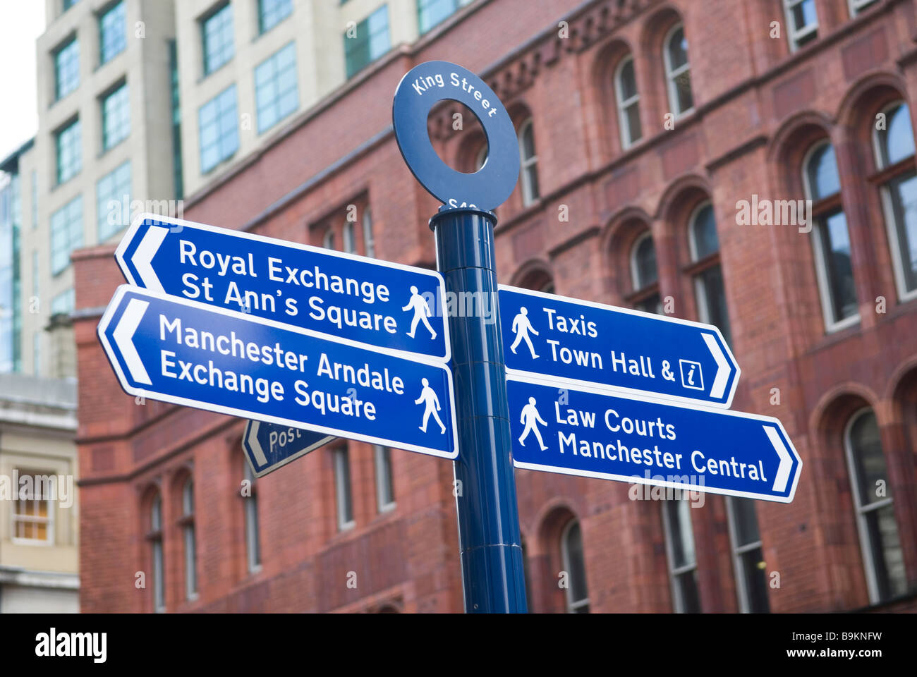 Guiding signs hi-res stock photography and images - Alamy