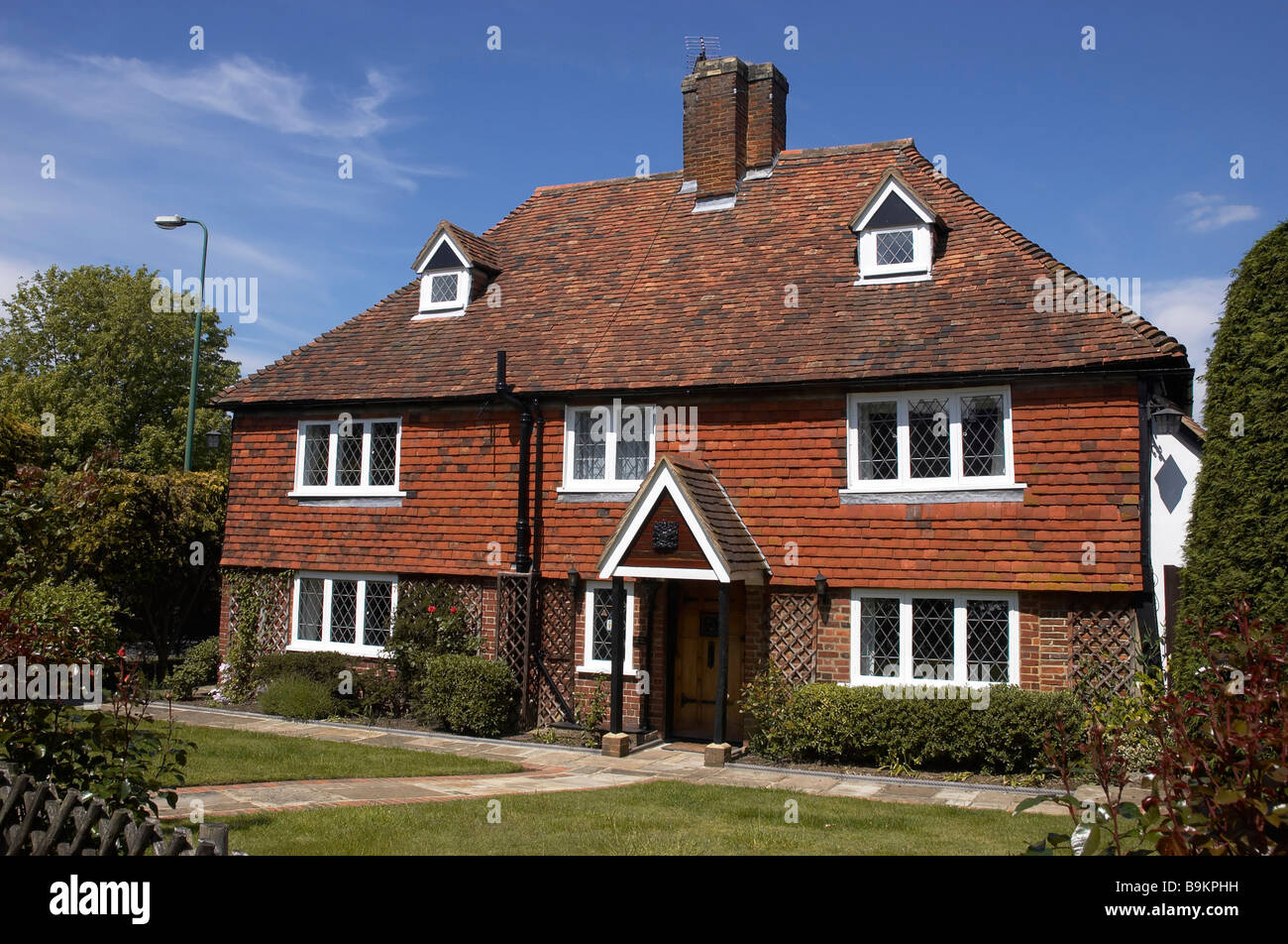 An old detached cottage in Kent England Stock Photo - Alamy