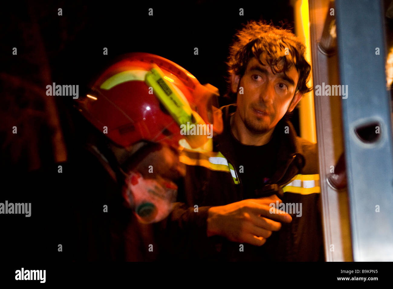 spanish firefighters during a bushfire Stock Photo - Alamy