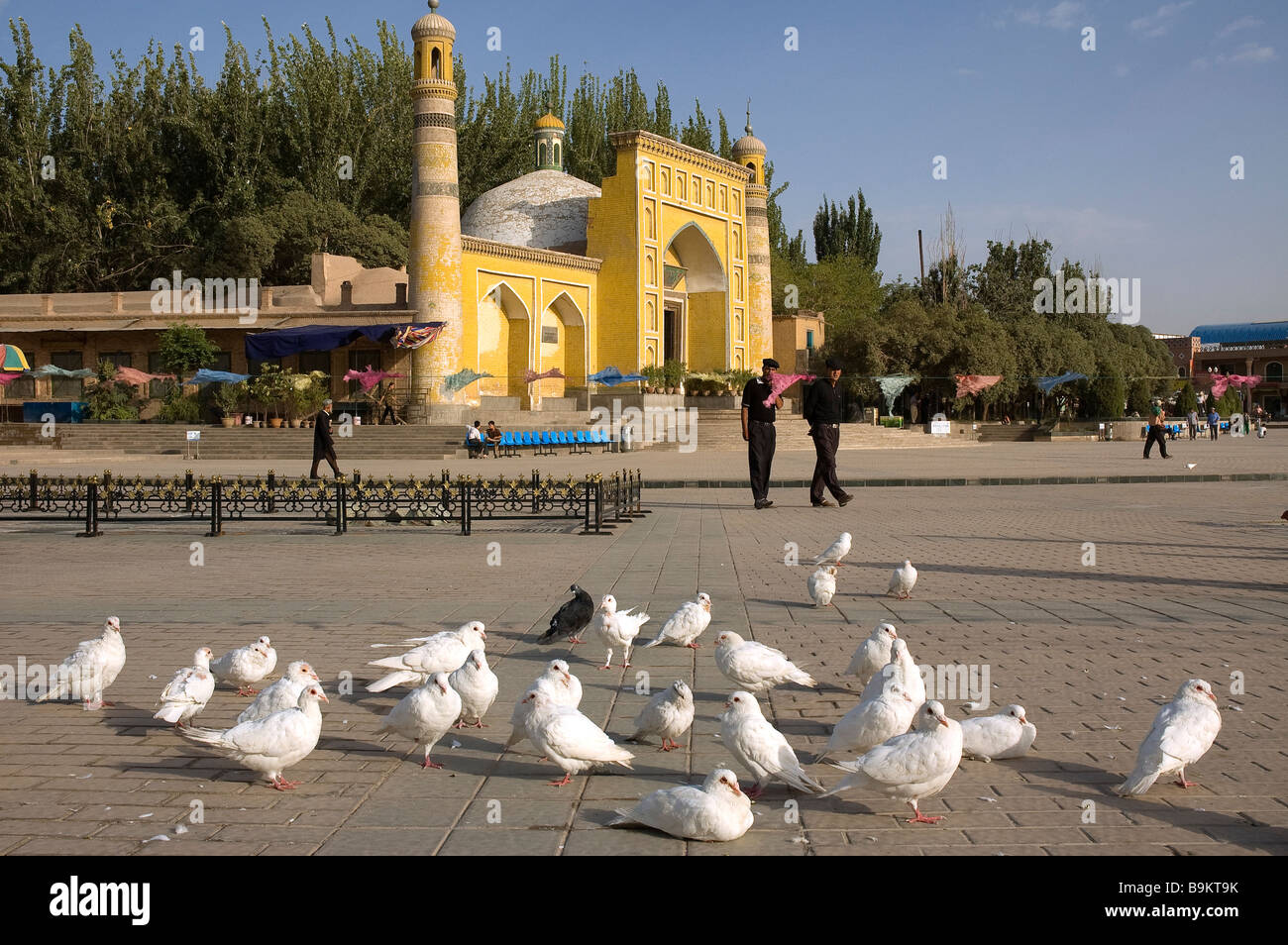 China, Xinjiang Uygur, Kashgar, Id Kah Mosque Stock Photo - Alamy