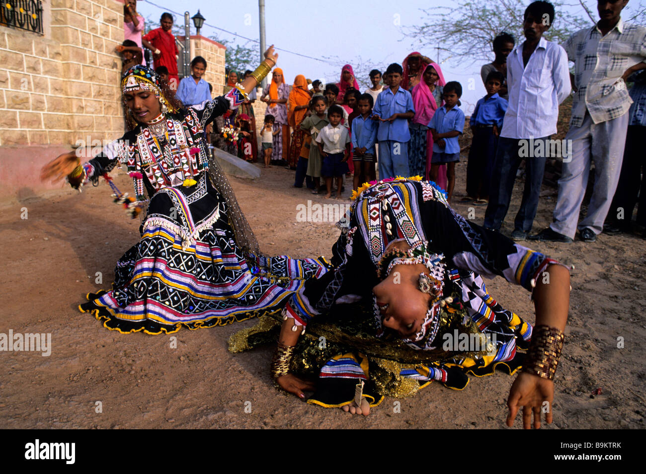 India, Rajasthan State, Jaipur, Samda and Rekha Nath Kalbeliya dancers ...