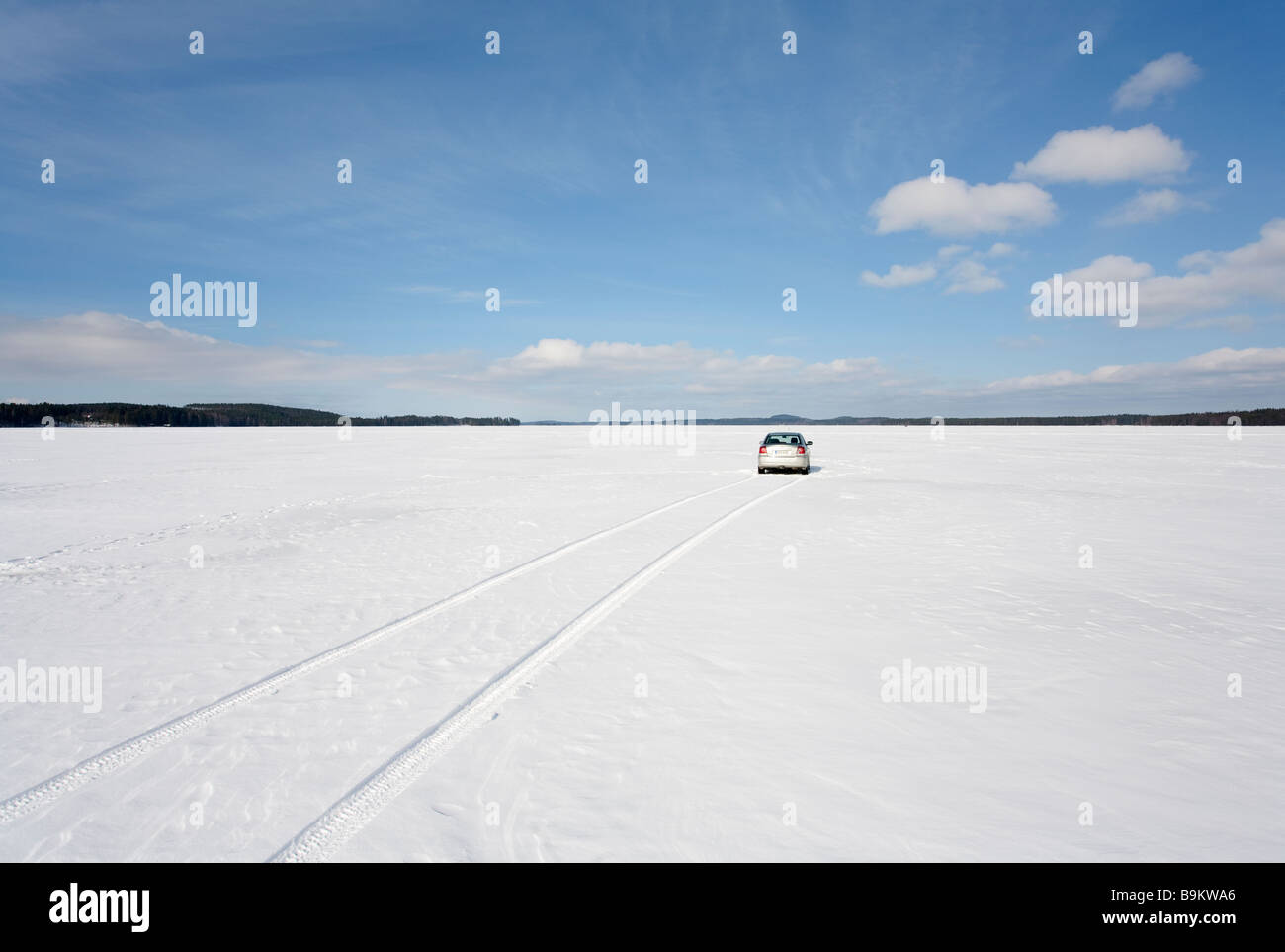 Car tracks frozen lake hi-res stock photography and images - Alamy