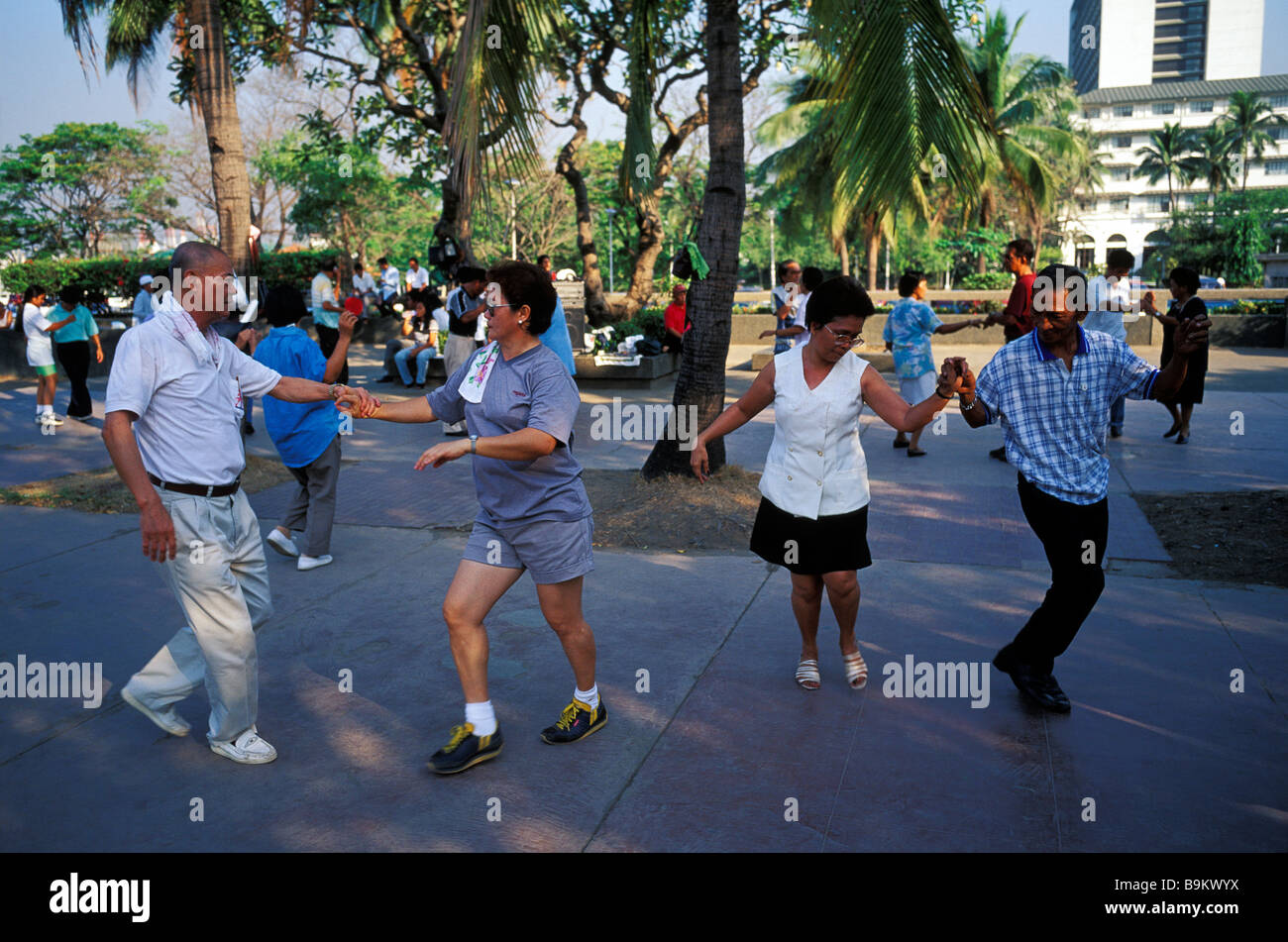 Philippines, Luzon island, Manila, Rizal Park, dancing class Stock ...