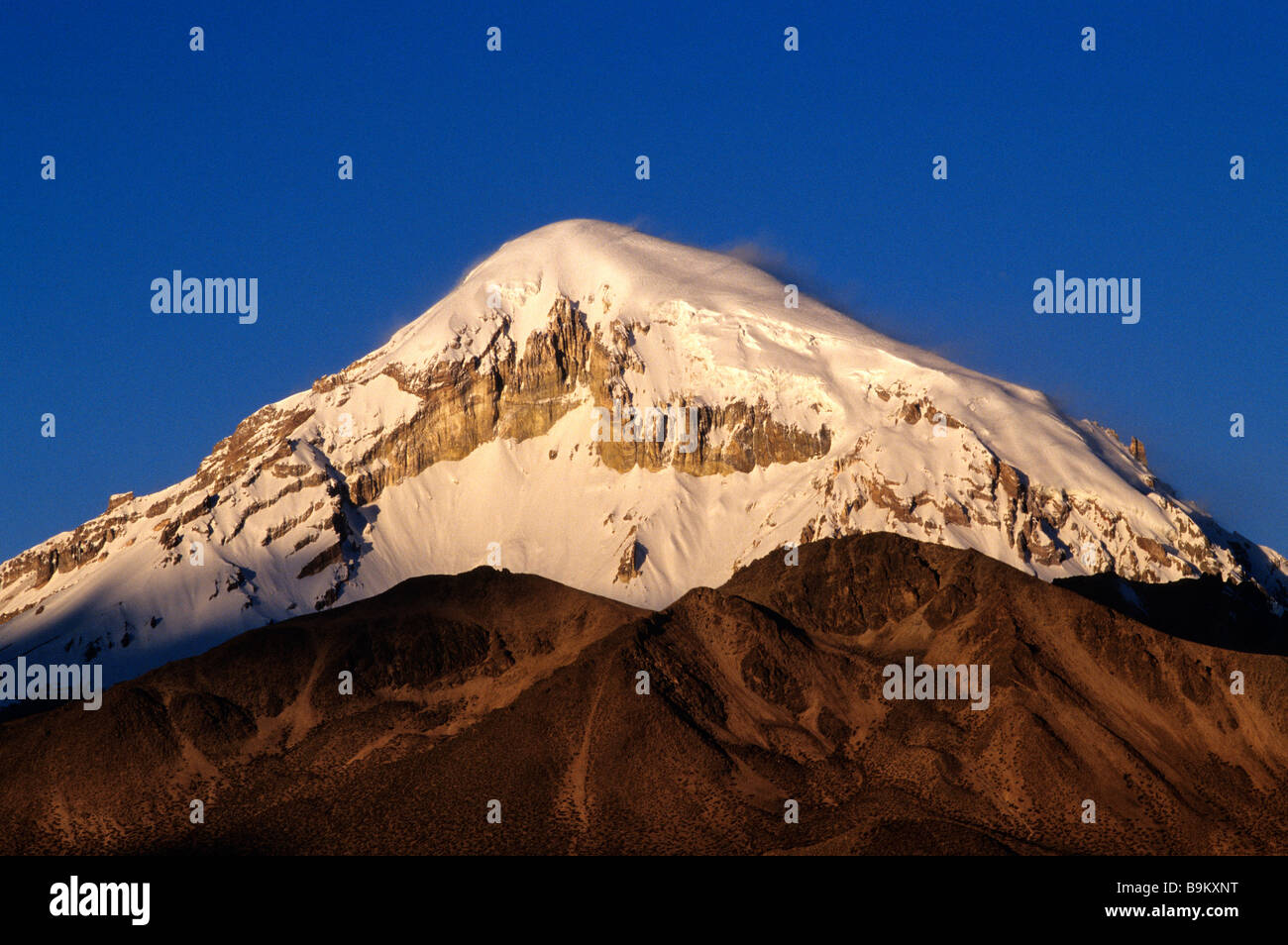 Nevado sajama hi-res stock photography and images - Alamy