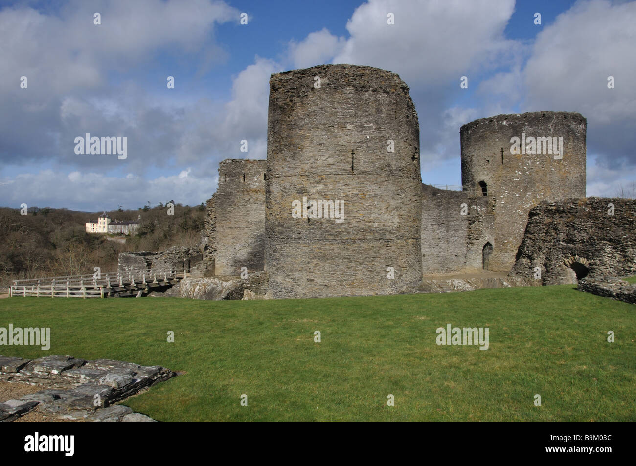 Cilgeran castle hi-res stock photography and images - Alamy