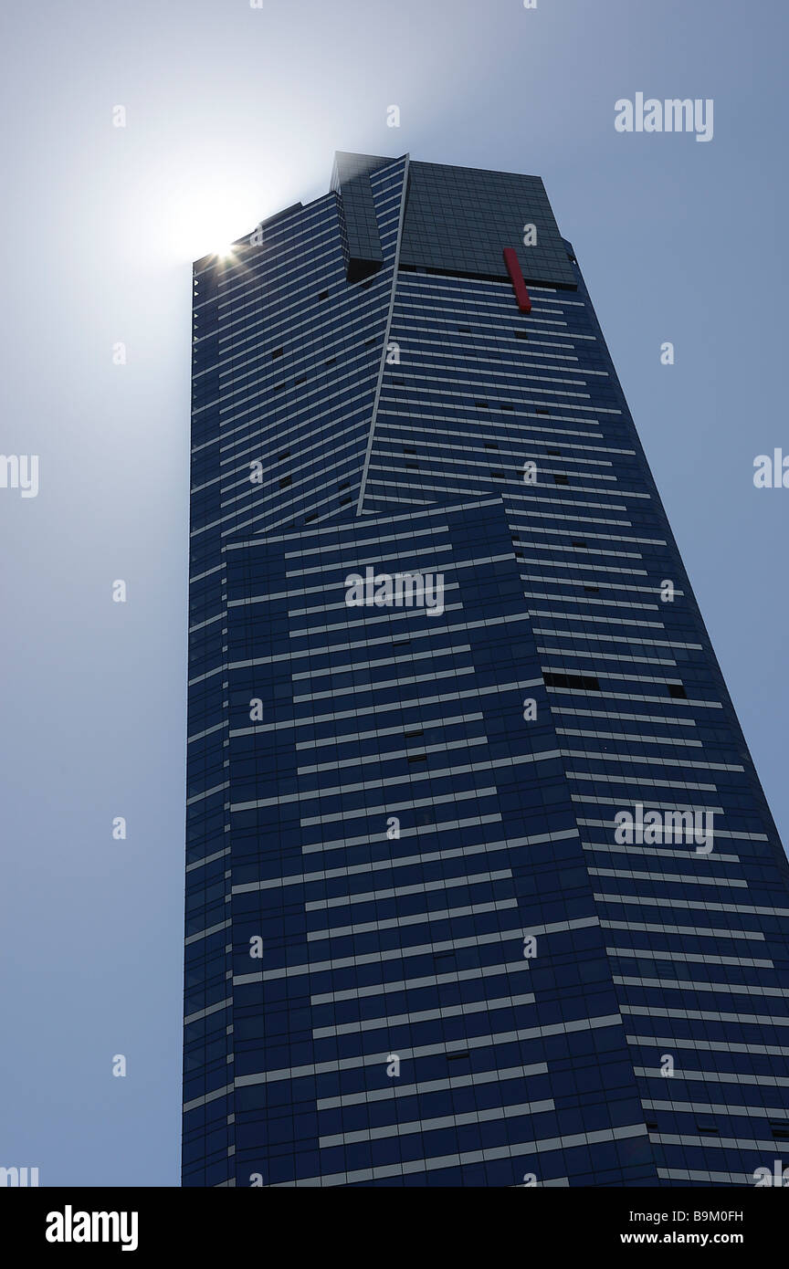 Looking up the 300m high Eureka Tower office and apartment building in ...
