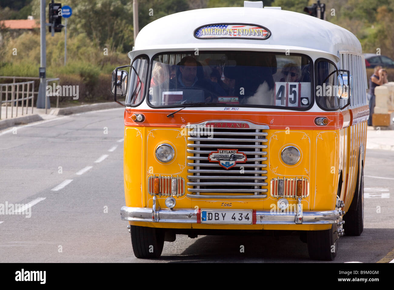 Vintage maltese bus hi-res stock photography and images - Alamy