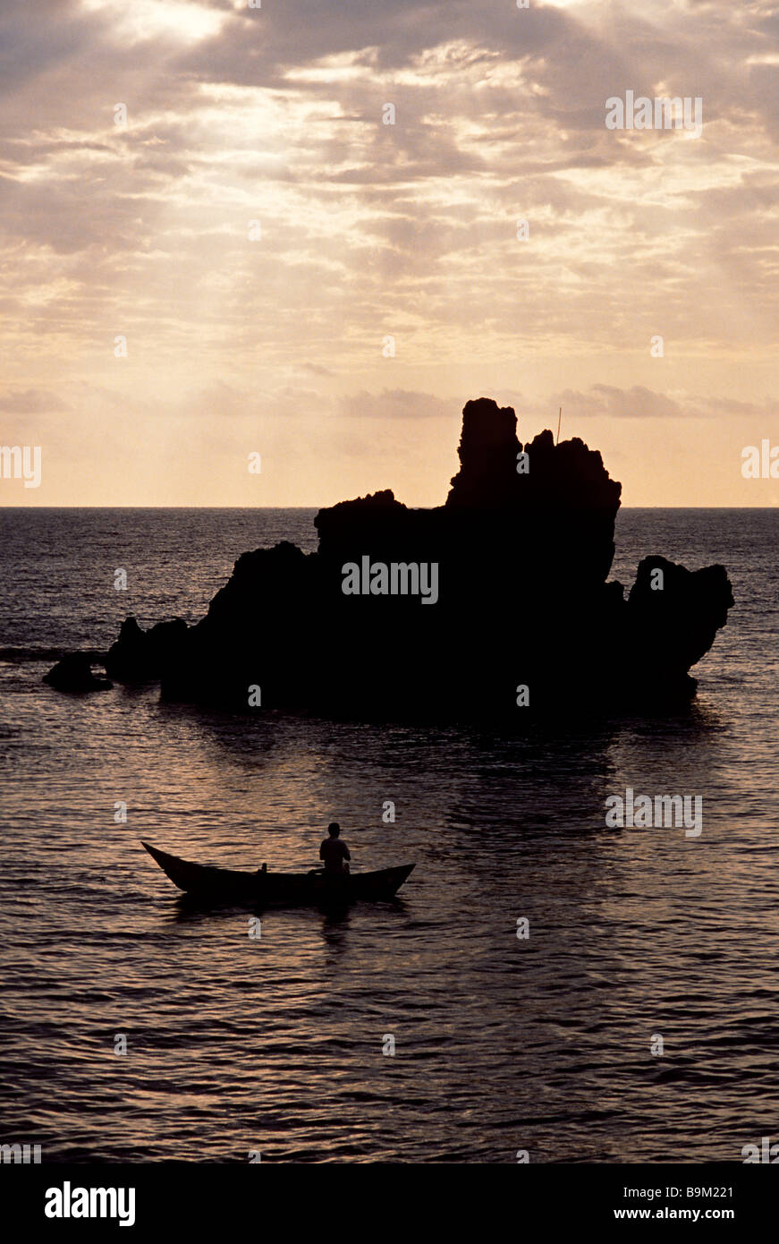 Comoros, Grande Comore, block of lava, Itsendra beach Stock Photo - Alamy