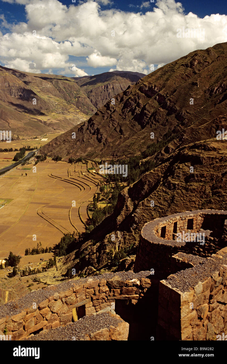 Peru, Cuzco province, Incas sacred valley, Inca site of Pisac giving ...