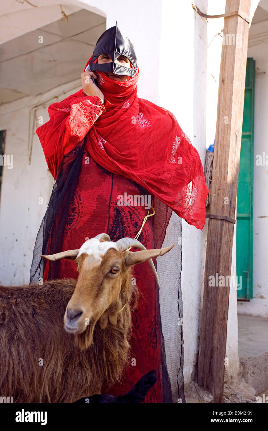 Omani burqa hi-res stock photography and images - Alamy