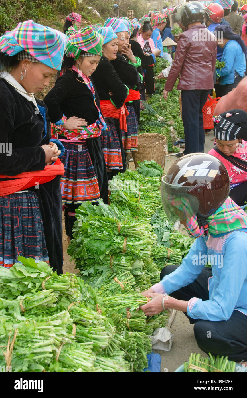 Vietnam hill market hi-res stock photography and images - Alamy