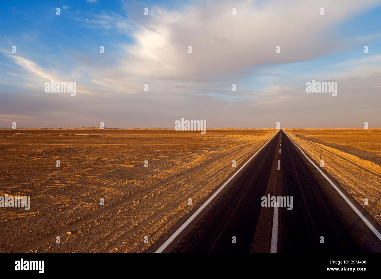 Egypt, Libyan Desert, desert road Stock Photo - Alamy