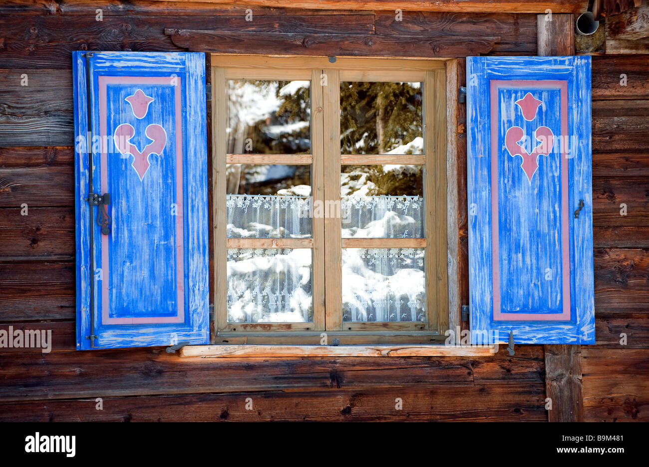 France, Savoie, Courchevel 1850, window detail Stock Photo - Alamy