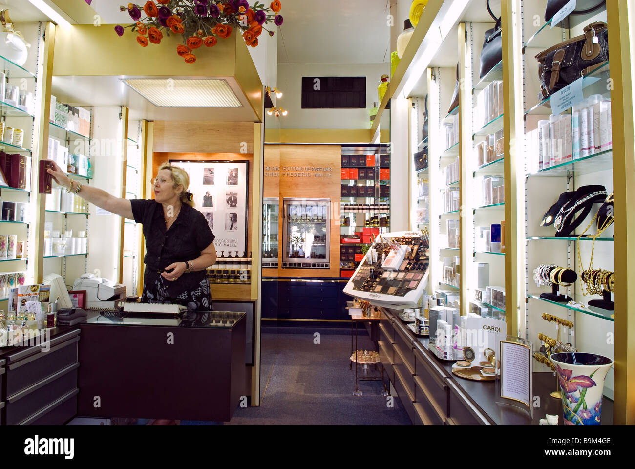 Parfumerie hi-res stock photography and images - Alamy