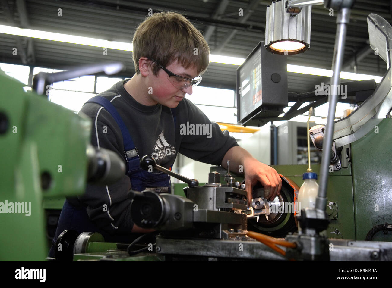 Mechanic boy working work hi-res stock photography and images - Alamy