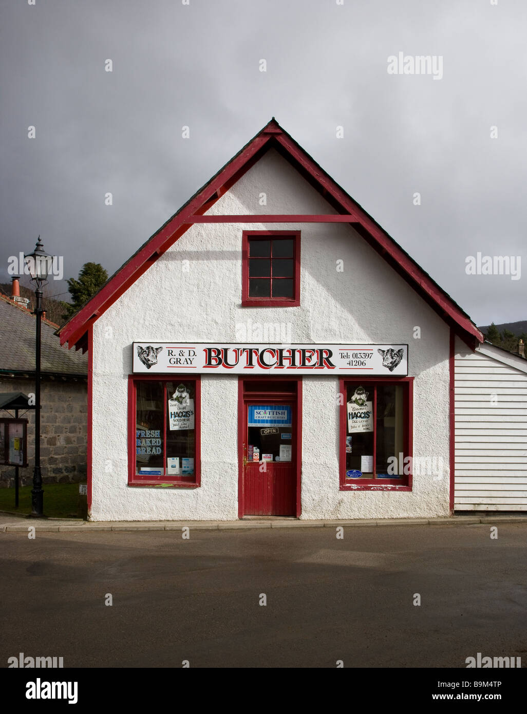 Butcher shop front hi-res stock photography and images - Alamy