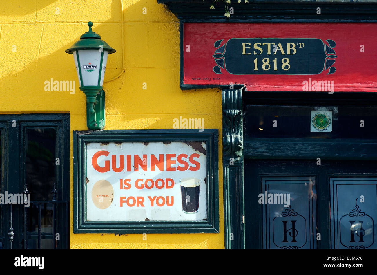 Old adverts hi-res stock photography and images - Alamy