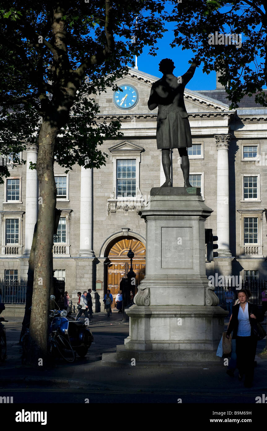 Trinity college dublin ireland sculpture hi-res stock photography and ...