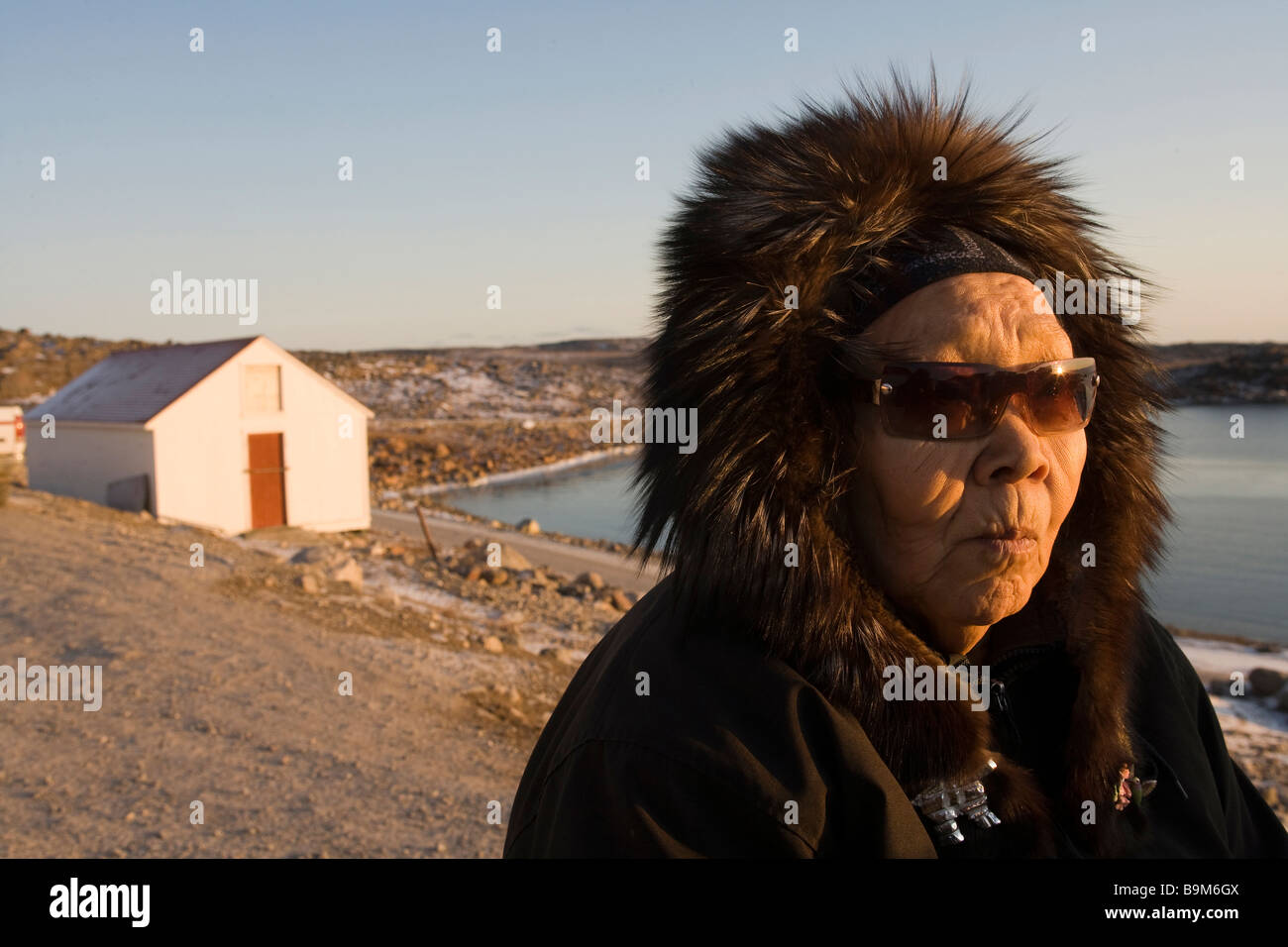 Inuit woman hi-res stock photography and images - Alamy