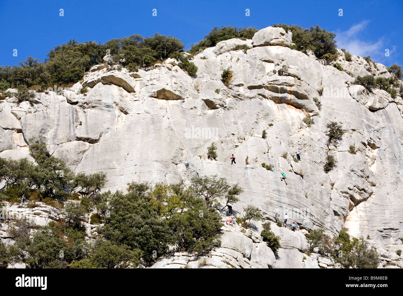 France, Vaucluse, Luberon, climbing on the Buoux cliffs Stock Photo - Alamy
