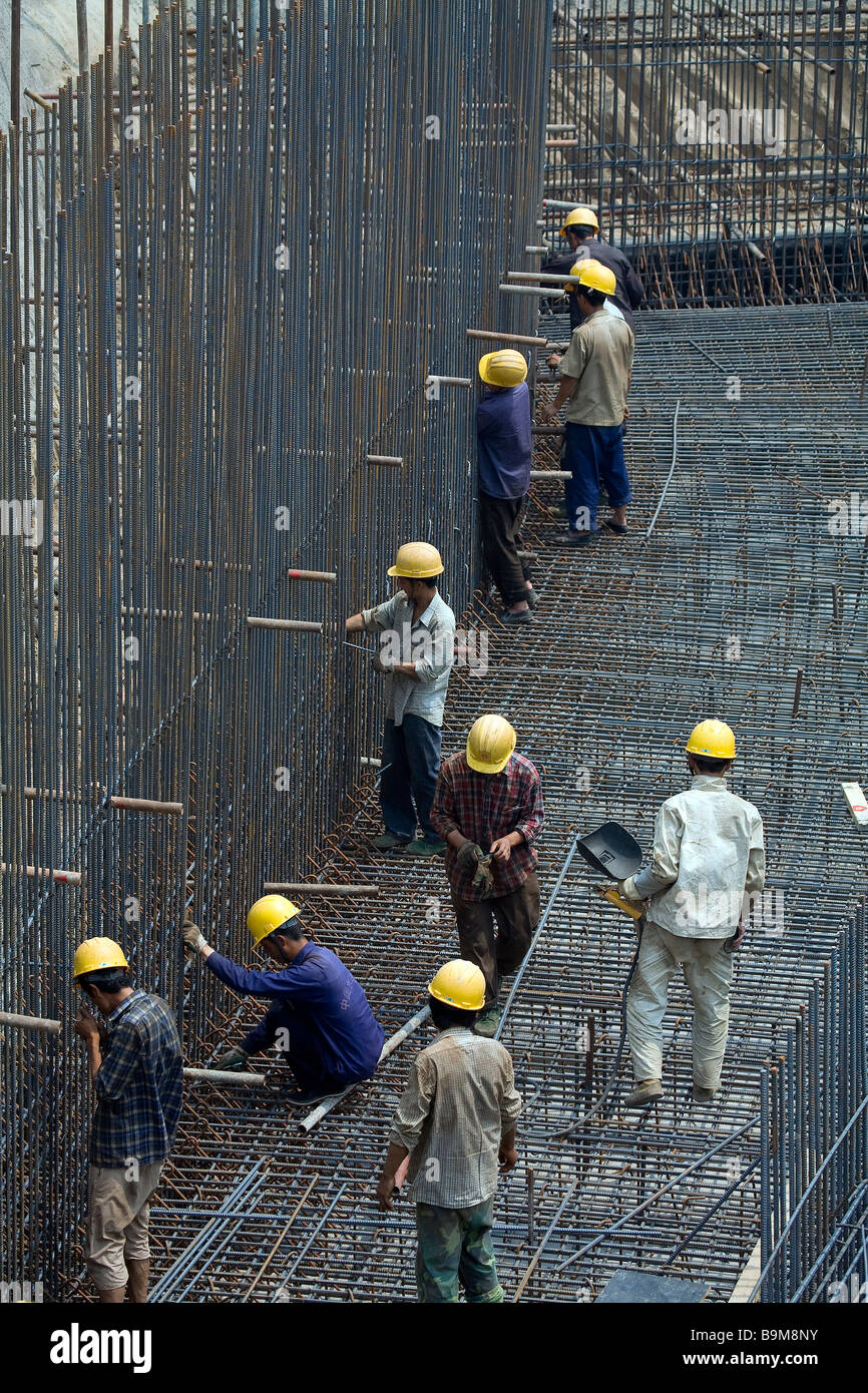China, Beijing, Chinese workmen on a building site Stock Photo - Alamy