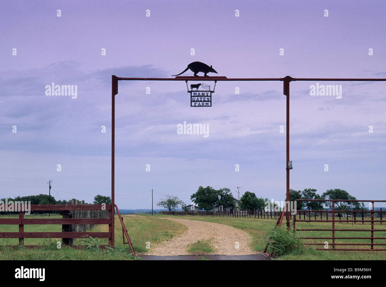 Texas gate ranch hi-res stock photography and images - Alamy