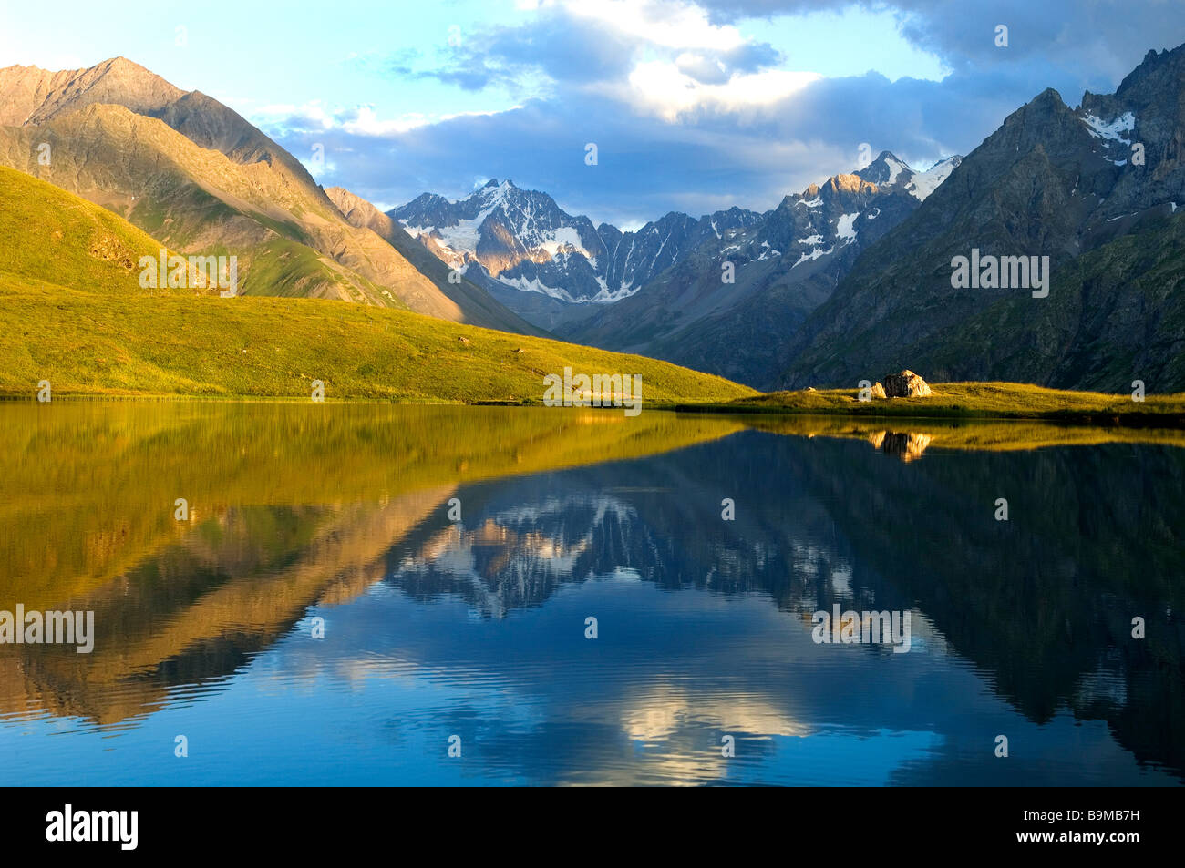 Lac du pontet hi-res stock photography and images - Alamy