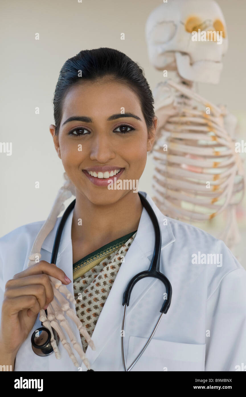 Human female skeleton hi-res stock photography and images - Alamy