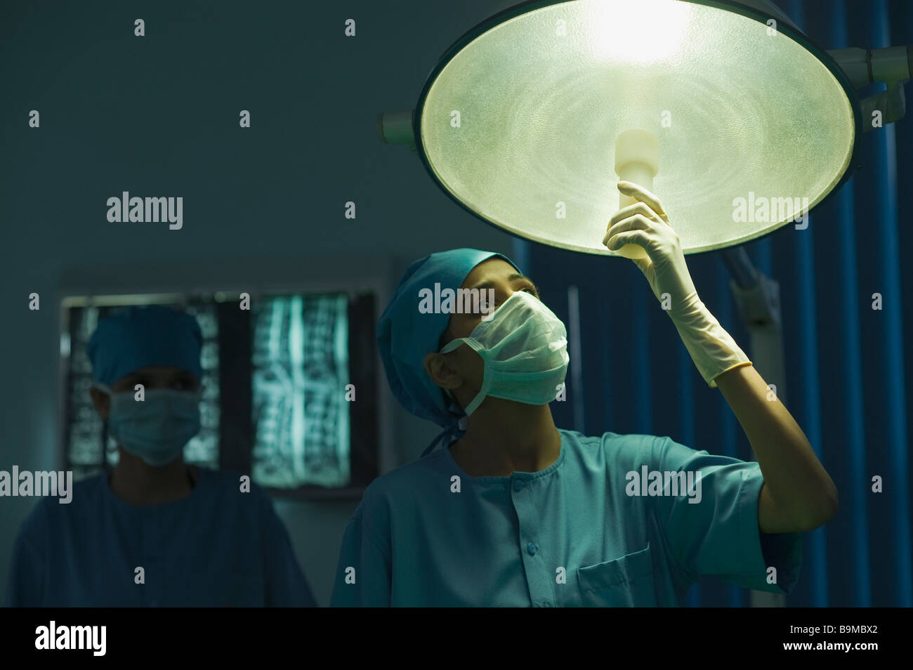 Surgical light hi-res stock photography and images - Alamy
