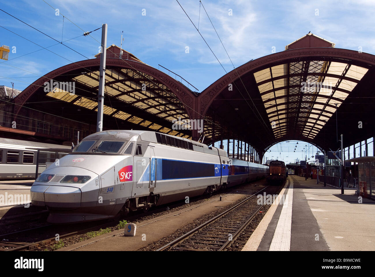 Tgv est hi-res stock photography and images - Alamy