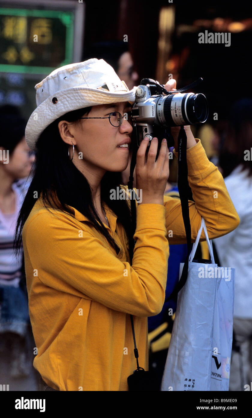 China, Shanghai, young photographer Stock Photo - Alamy