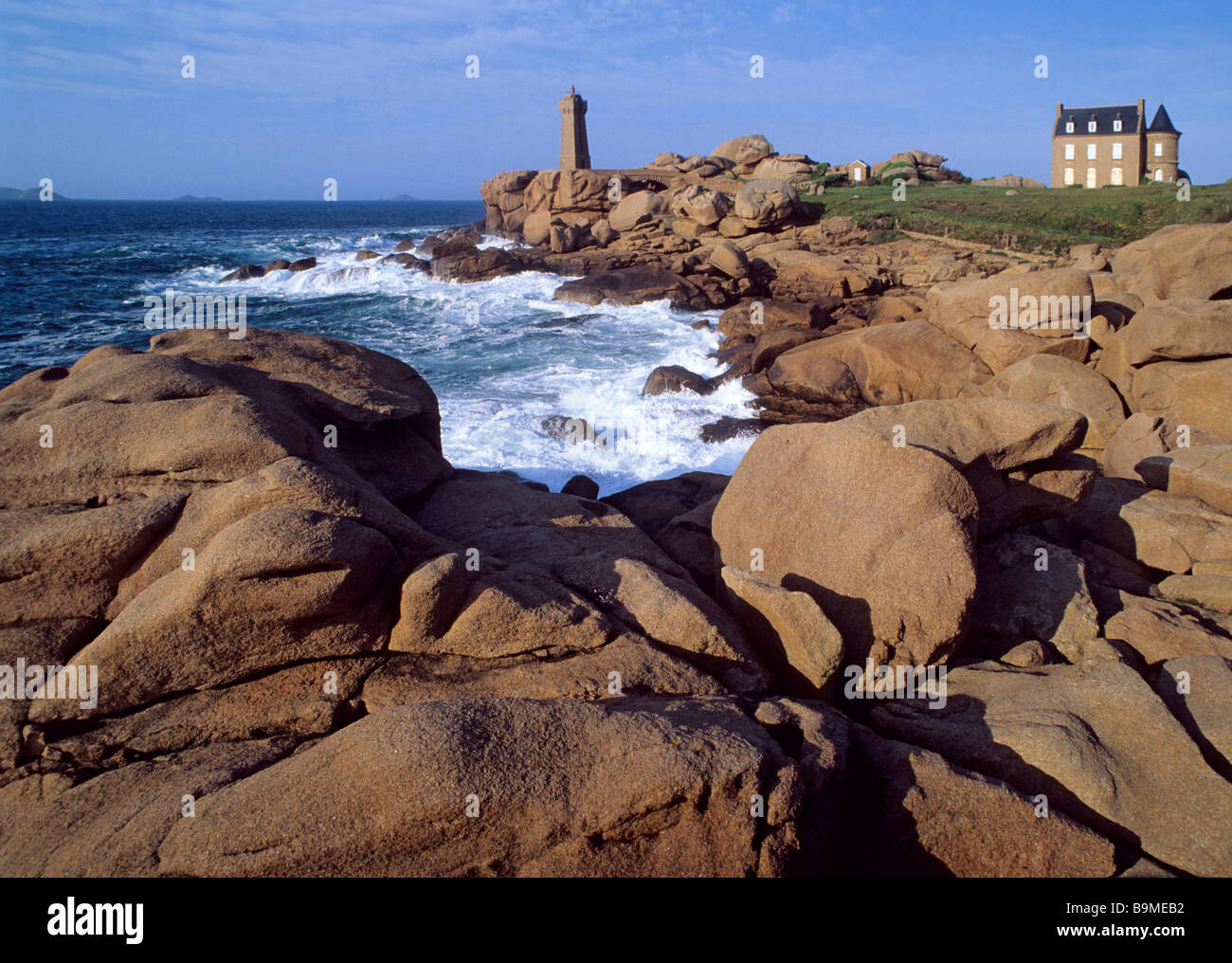 France, Cotes d'Armor, Cote de granit rose (pink granite coast ...