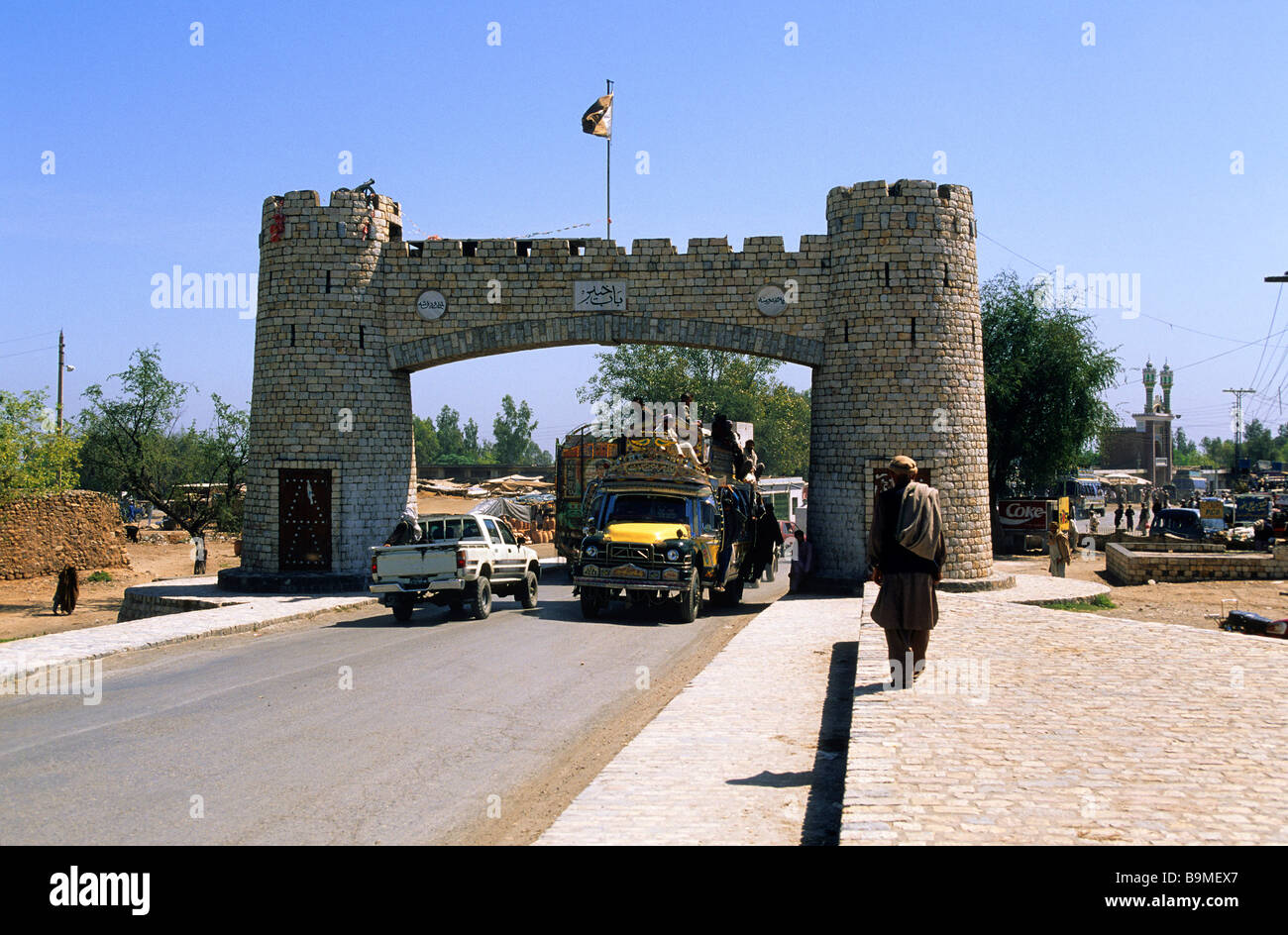 Pakistan Khyber Pass The Famous Khyber Pass Gate Situated At 16 Kms To The West Of Peshawar