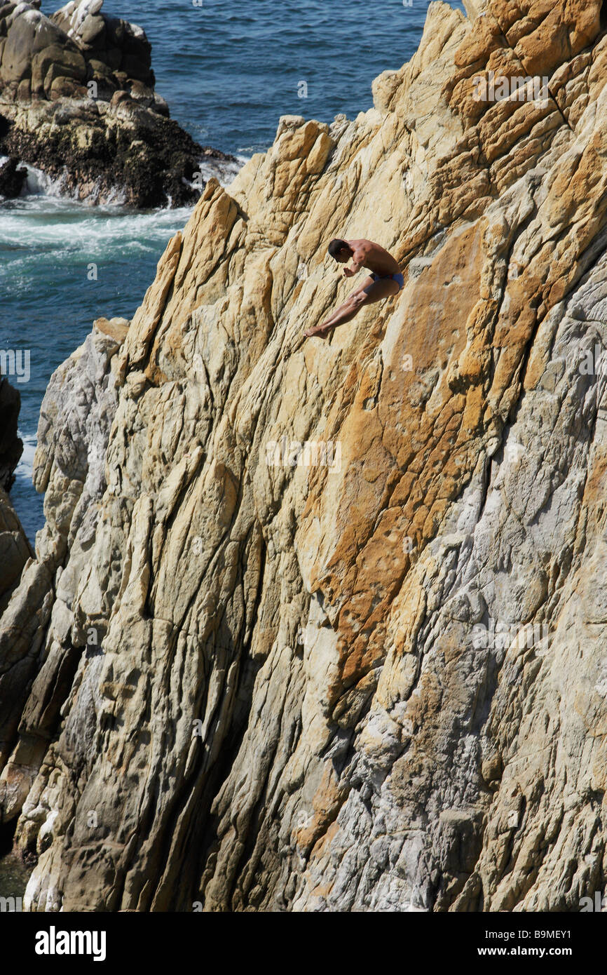 Cliff diver acapulco hi-res stock photography and images - Alamy