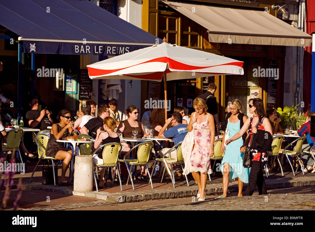 Rouen france sidewalk cafe hi-res stock photography and images - Alamy