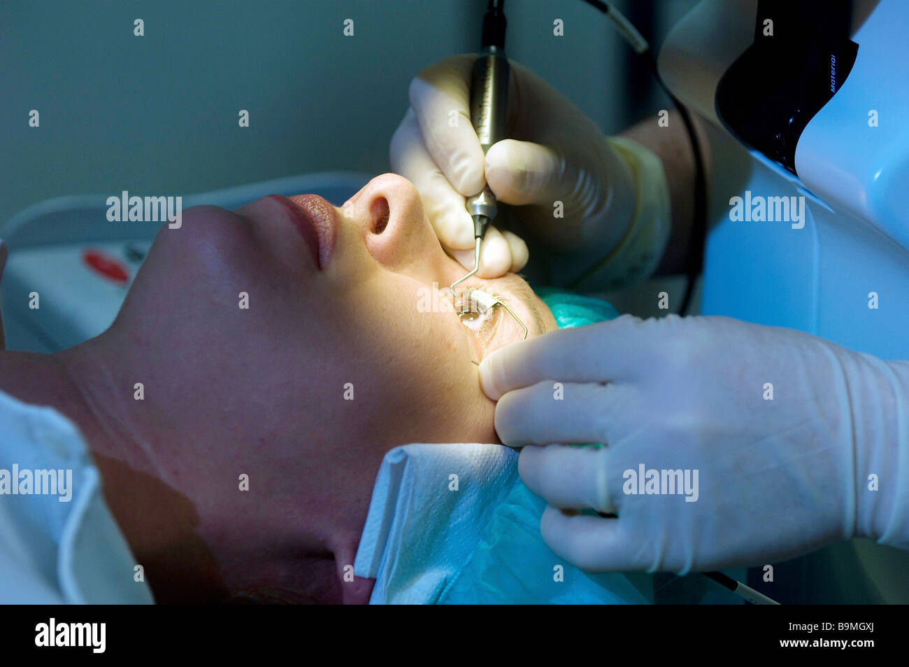 Presbyopia surgery hi-res stock photography and images - Alamy