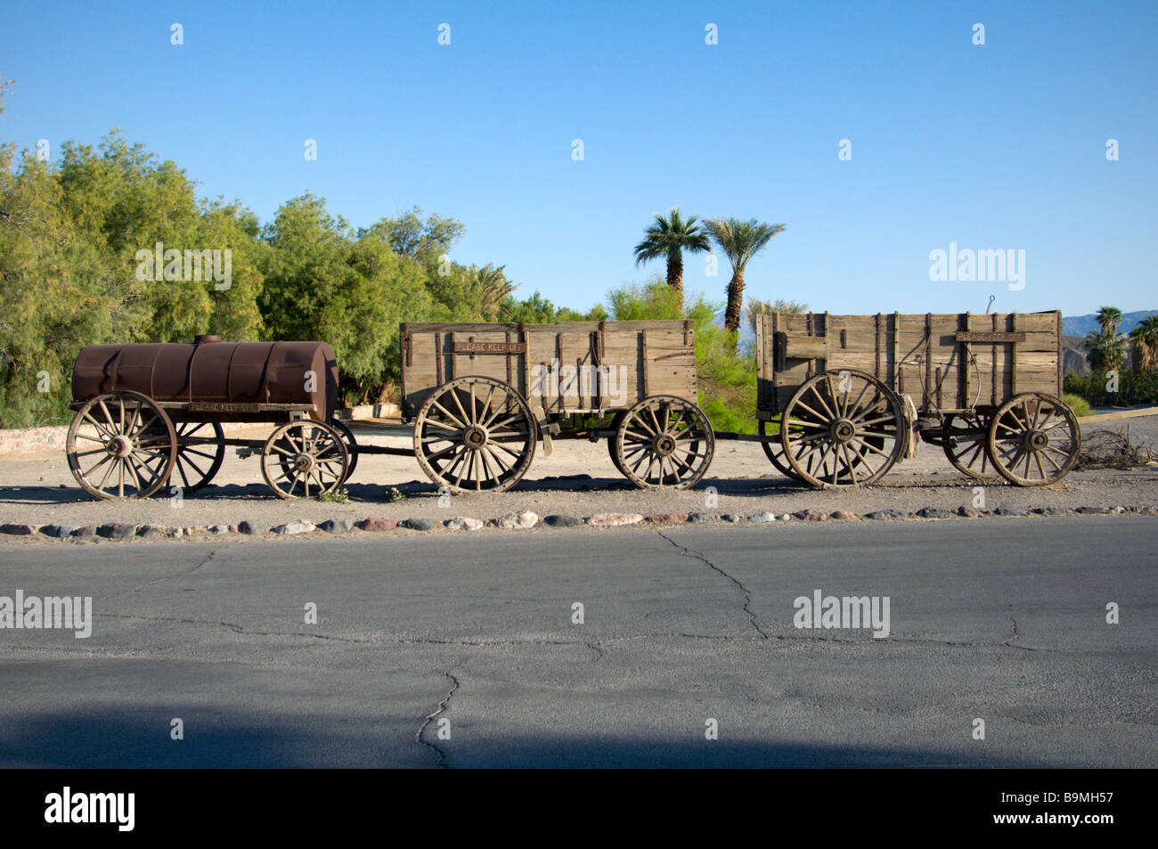 Display of a "20 Mule Team" mining cart, Harmony Borax Works, Death ...