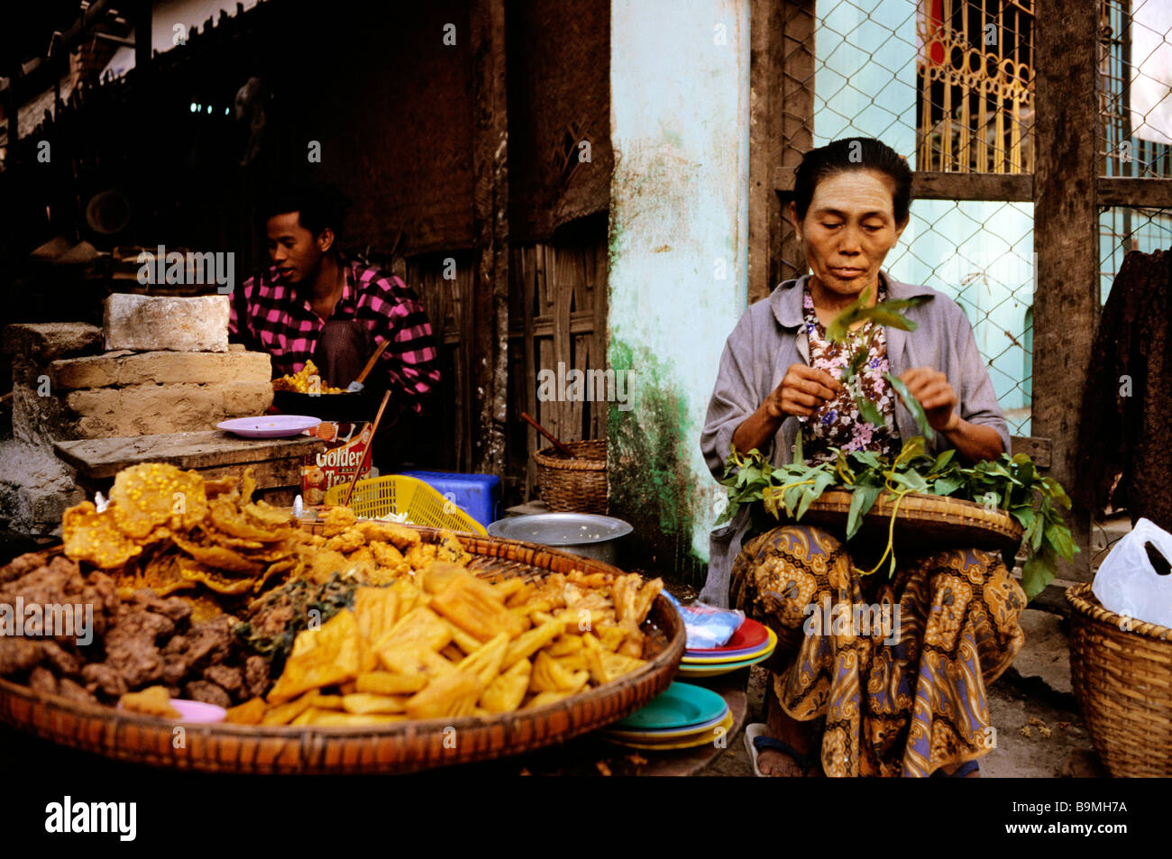 Myanmar (Burma), Mandalay Division, Bagan, street cooking, fritters ...