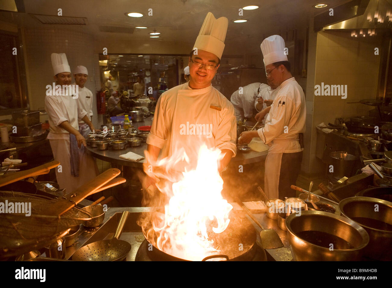 Malaysia, Kuala Lumpur, Chinese cook Stock Photo - Alamy