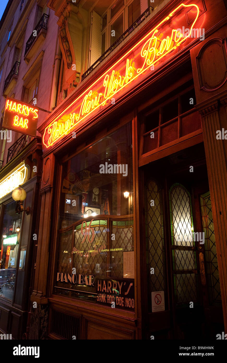 Harry's bar paris hi-res stock photography and images - Alamy