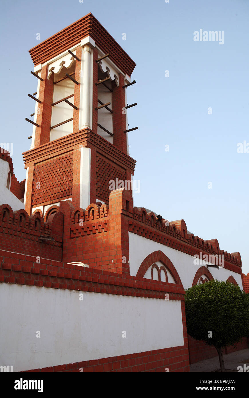 Qatar style hi-res stock photography and images - Alamy