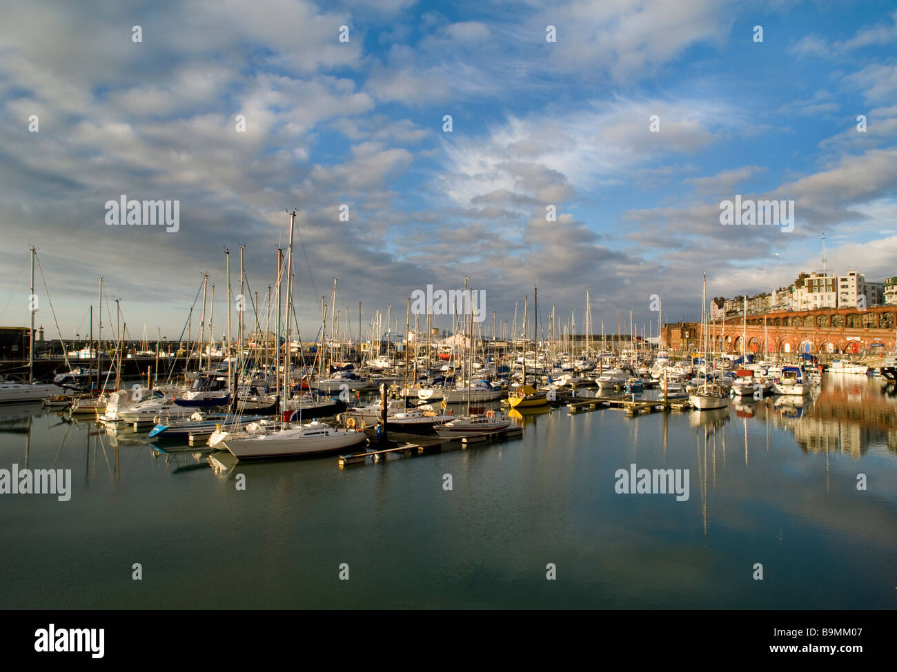Seafront houses ramsgate hi-res stock photography and images - Alamy