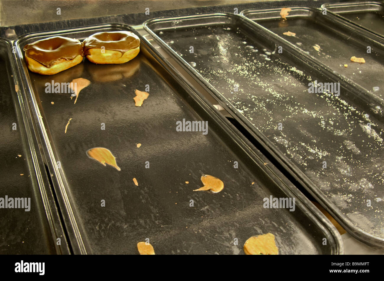 Dirty food trays hi-res stock photography and images - Alamy