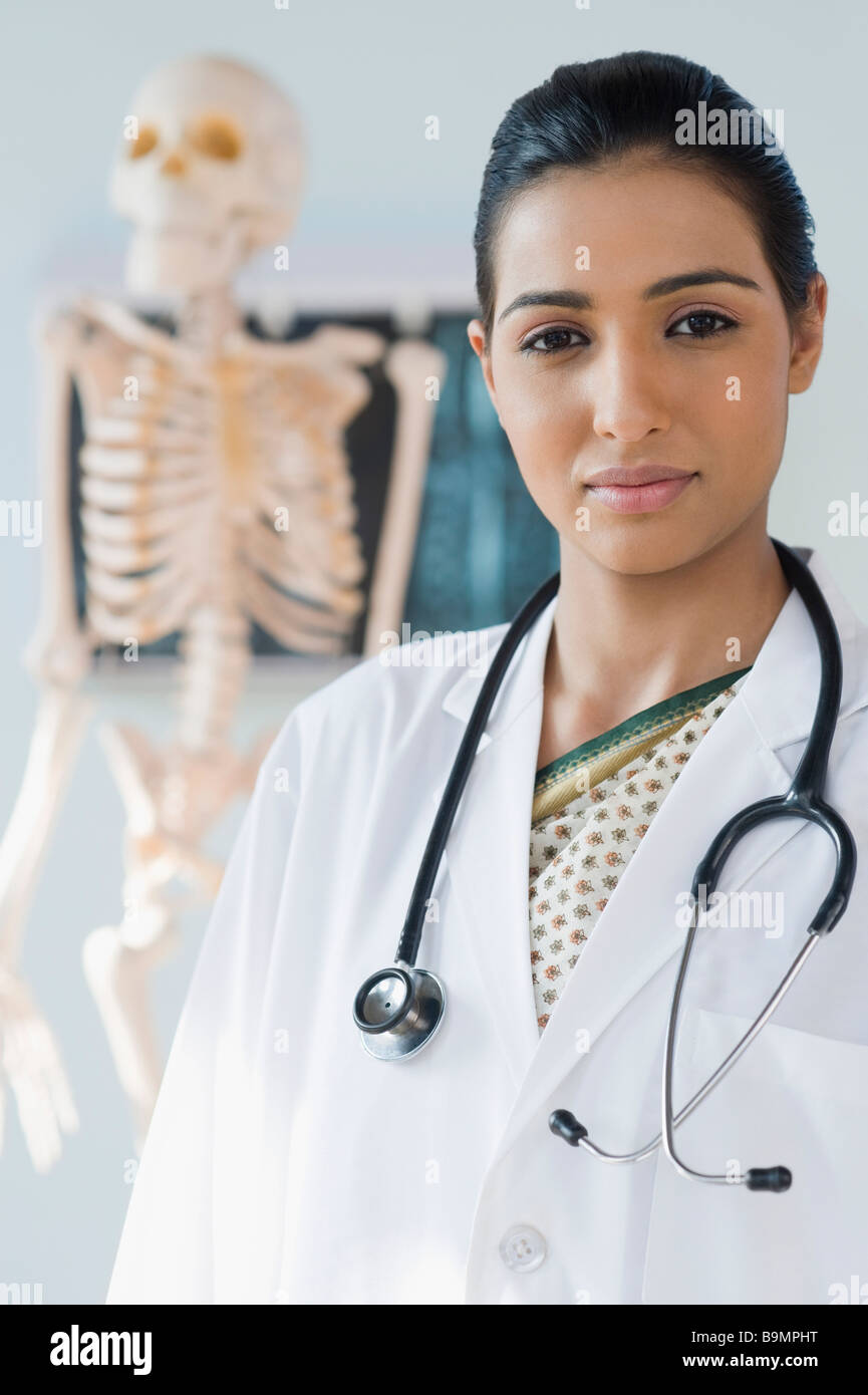 Portrait of a female doctor Stock Photo - Alamy