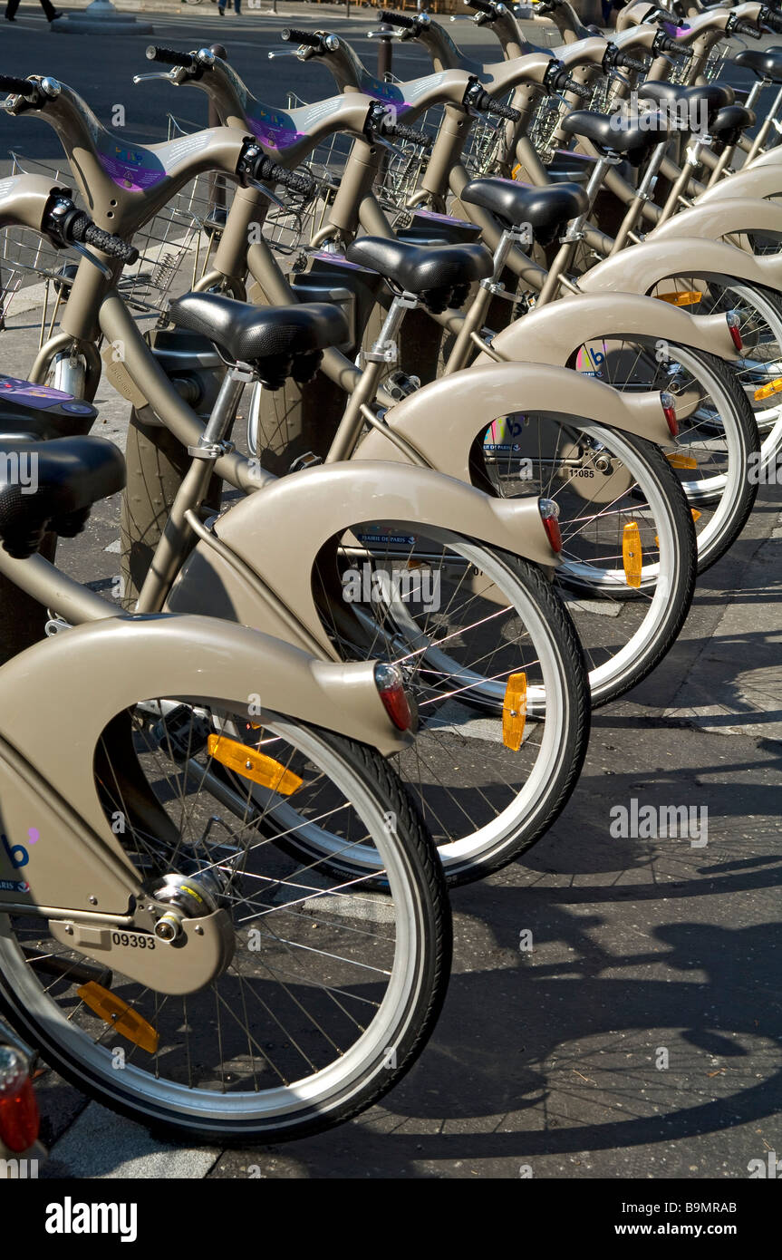 Renting a velib hi-res stock photography and images - Alamy