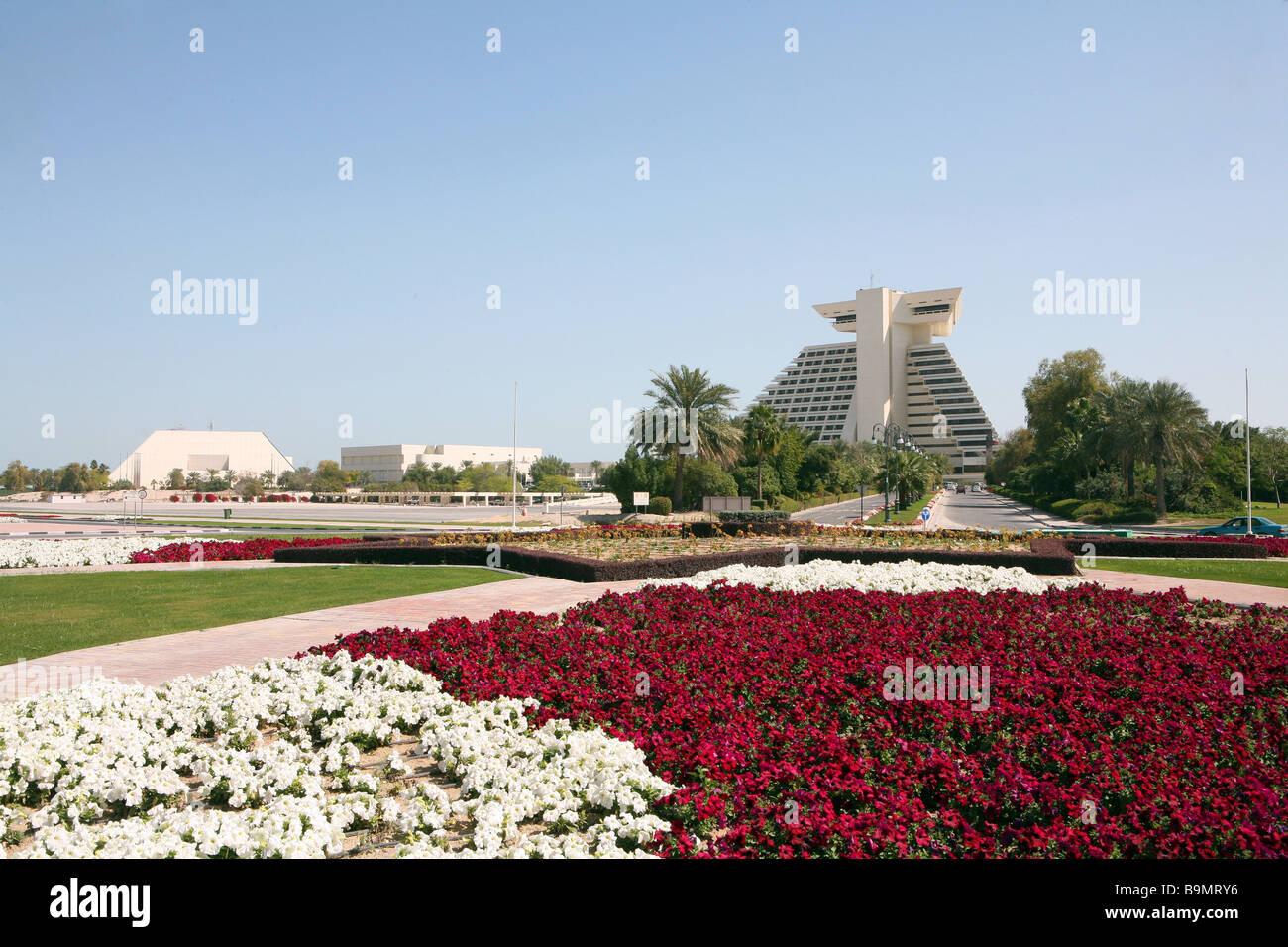 Doha qatar roundabout hi-res stock photography and images - Alamy