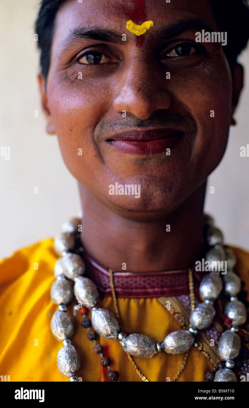 Dancer india hi-res stock photography and images - Alamy