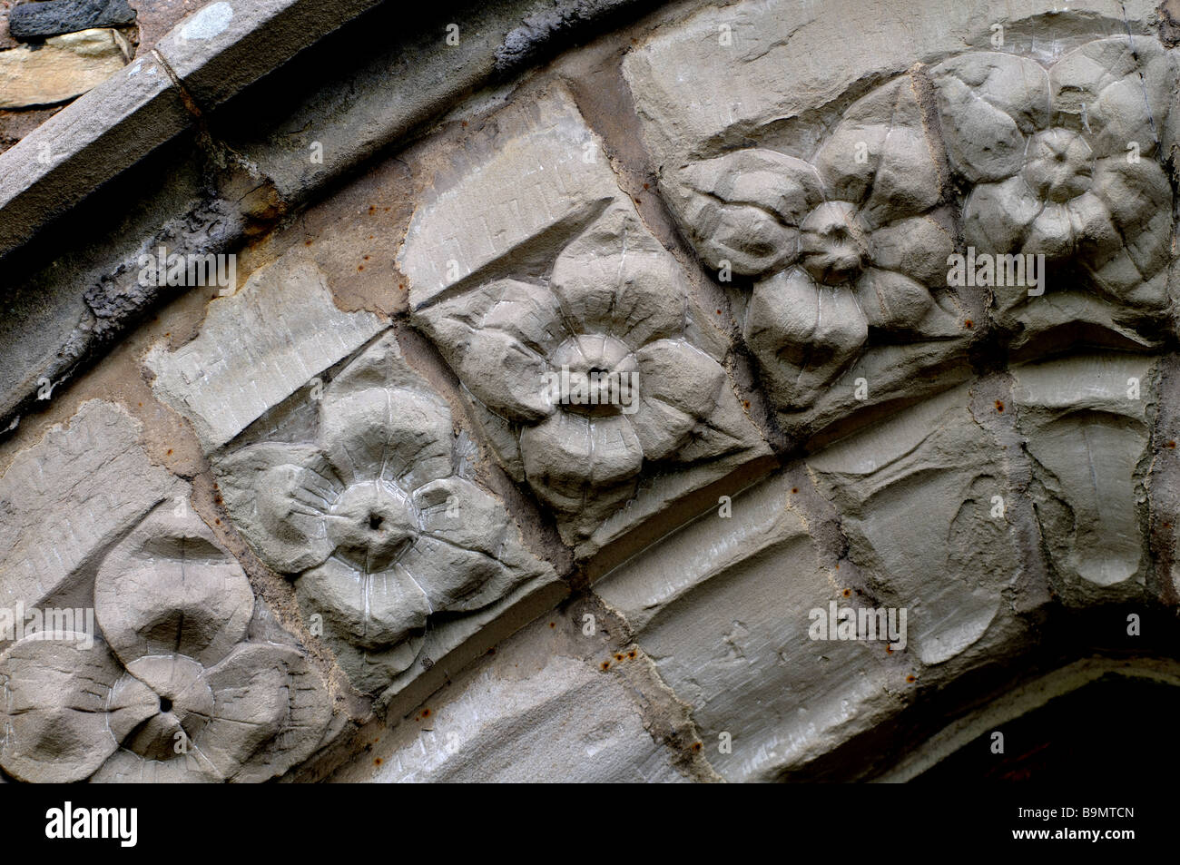 Carved stone doorway surround hi-res stock photography and images - Alamy